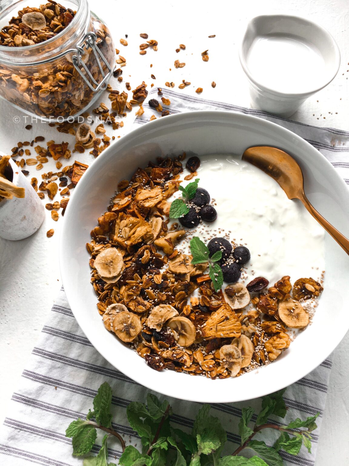 Healthy Trail Mix - TheFoodSnaps